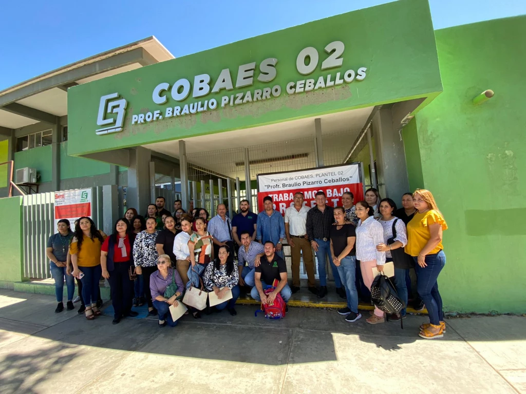 Piden basificación justa y mejora en los salarios en COBAES 02 de Los ...
